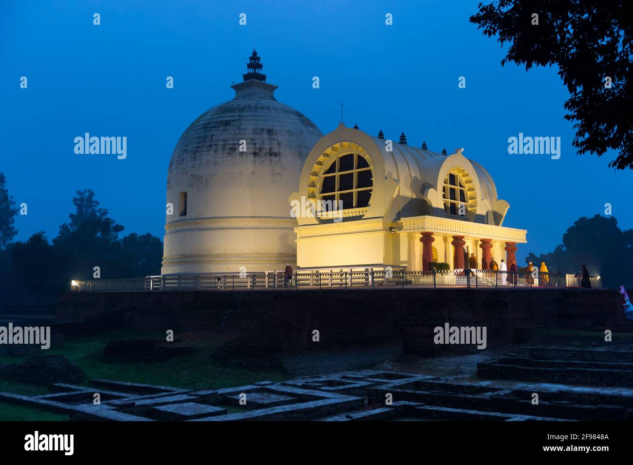 India, Kushinagara, the Parinirvana Temple and Stupa Stock Photo - Alamy