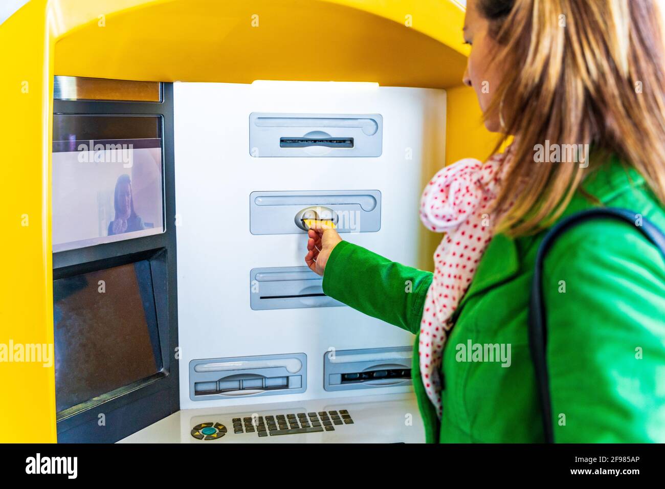 Insert screen hi-res stock photography and images - Alamy