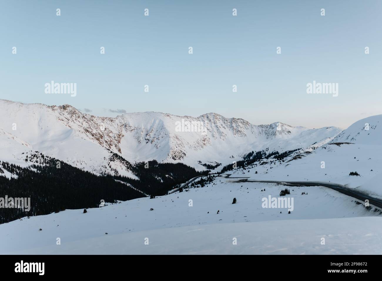 The snowy range of the rocky mountains hi-res stock photography and ...