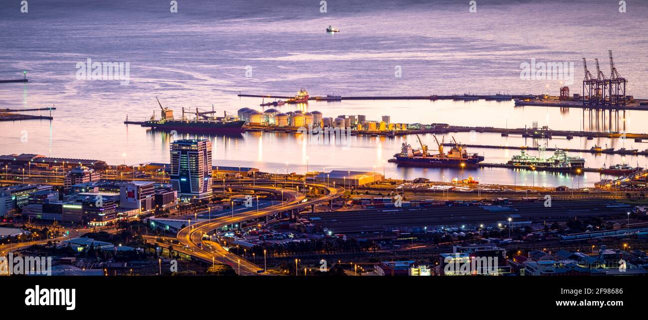 Image of Table Bay Harbour Stock Photo - Alamy