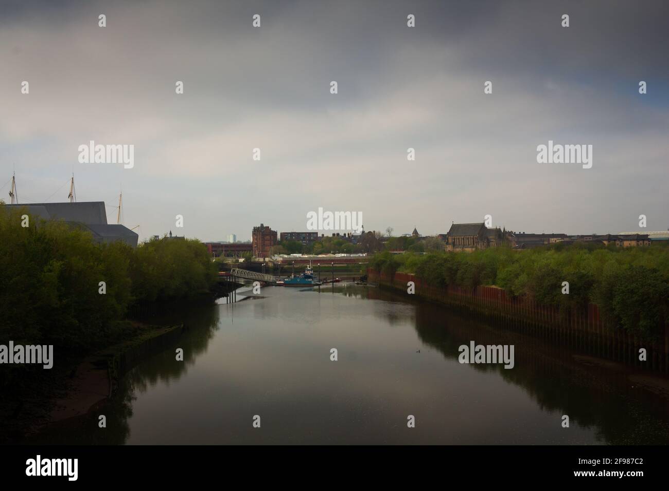 Waterways city walks hi-res stock photography and images - Alamy