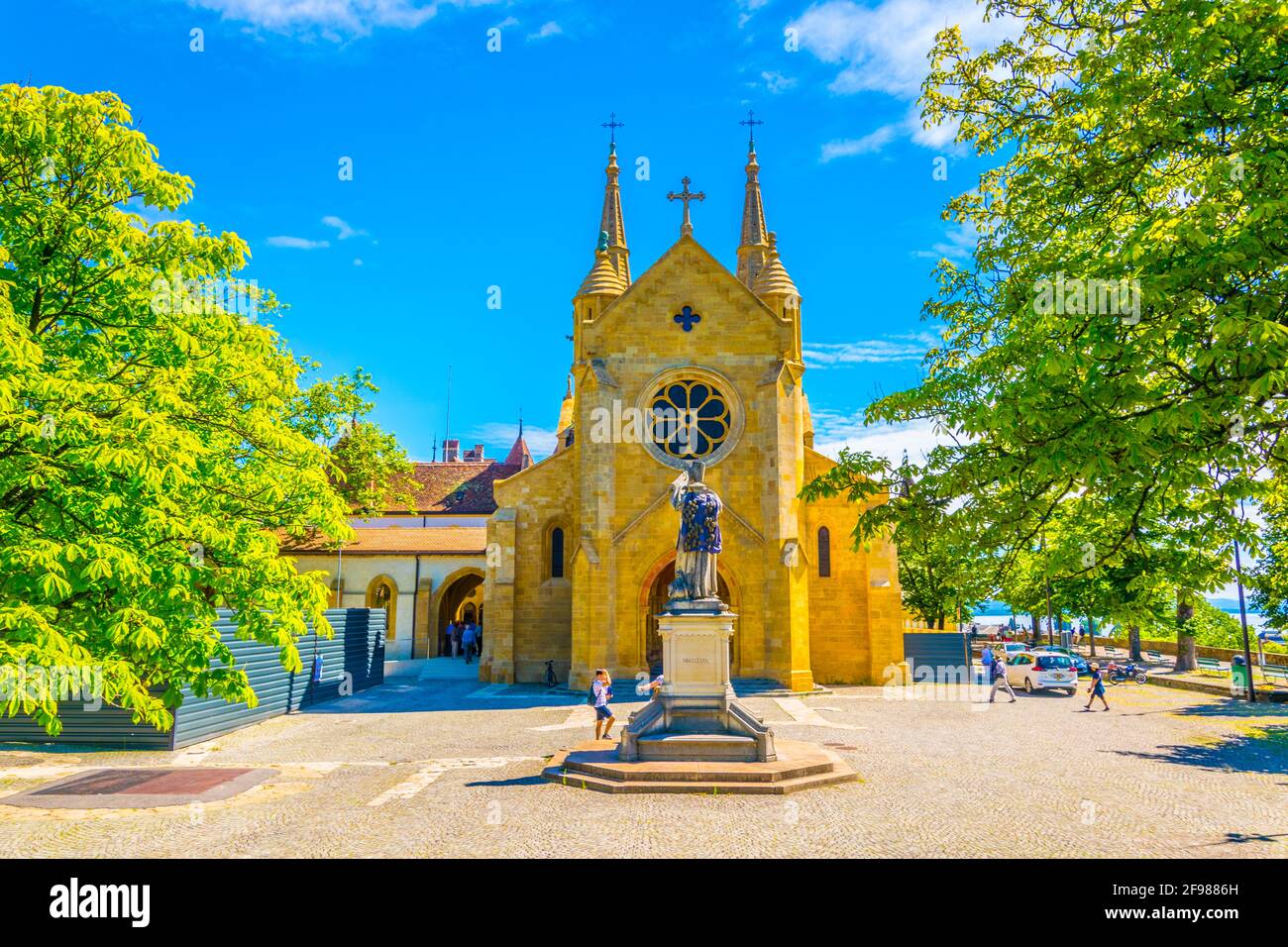 Castle neuchatel courtyard hi-res stock photography and images - Alamy