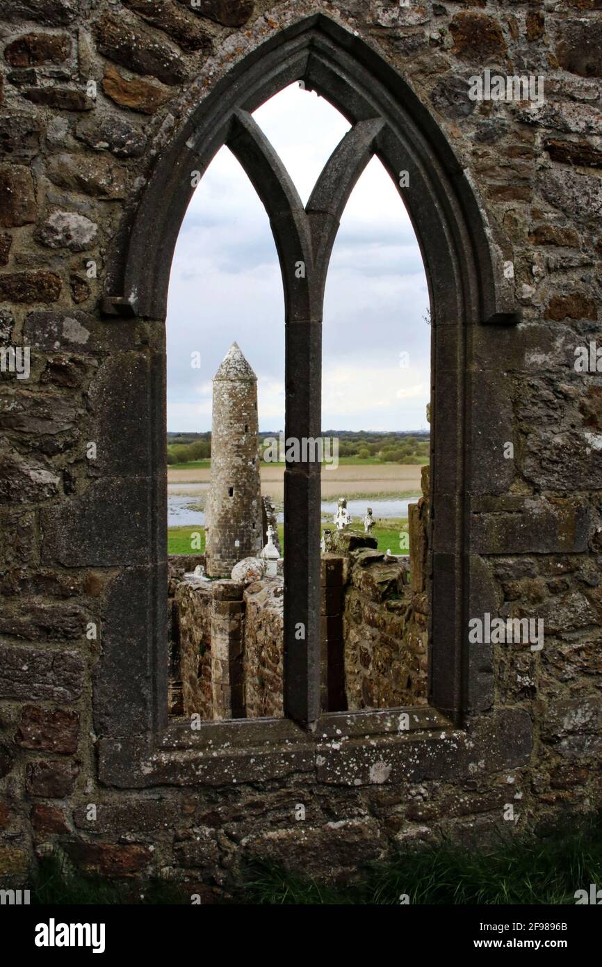 Clonmacnoise Monastery Ireland, the monastery ruins Stock Photo - Alamy