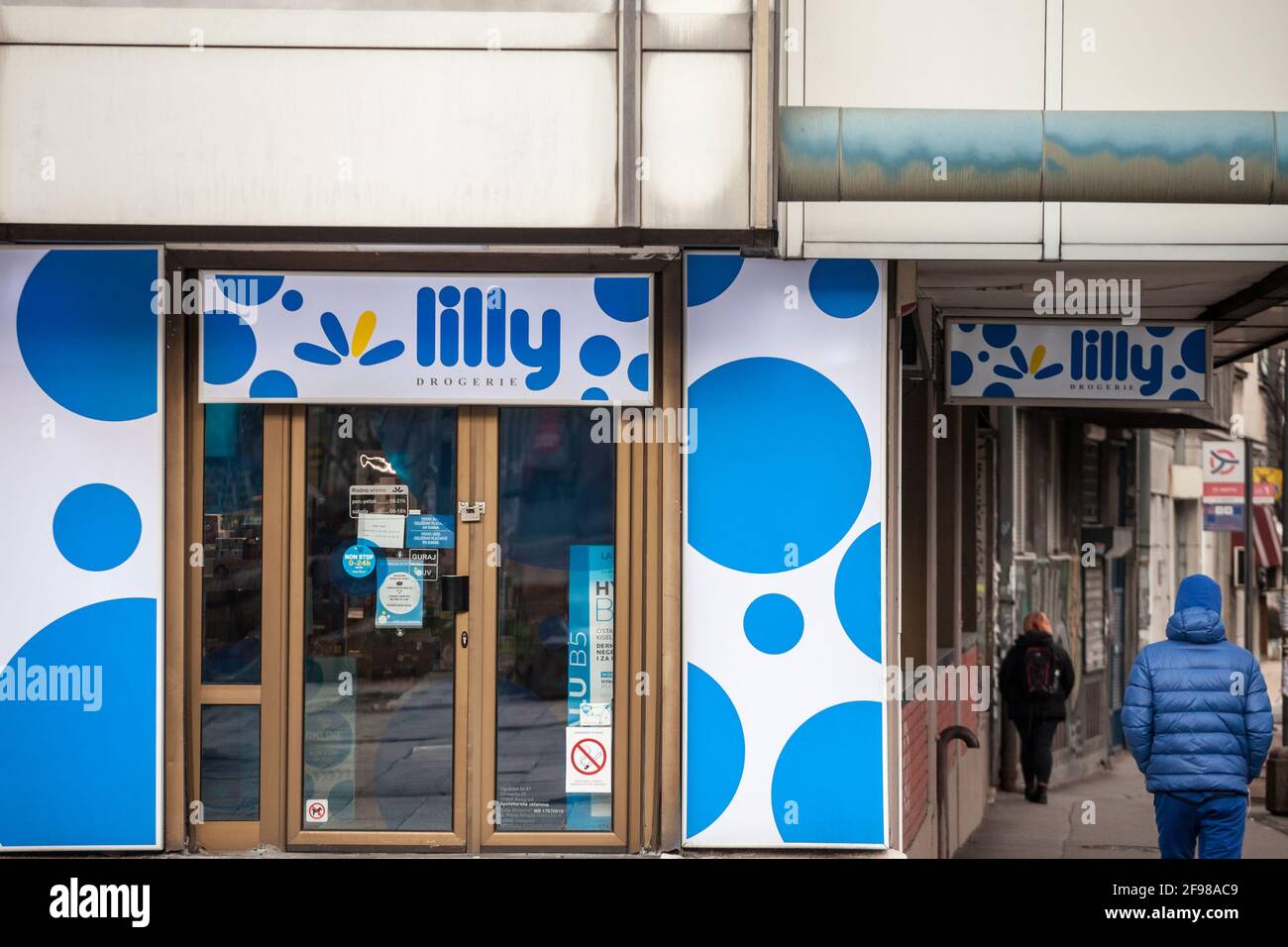 Cos logo hi-res stock photography and images - Alamy