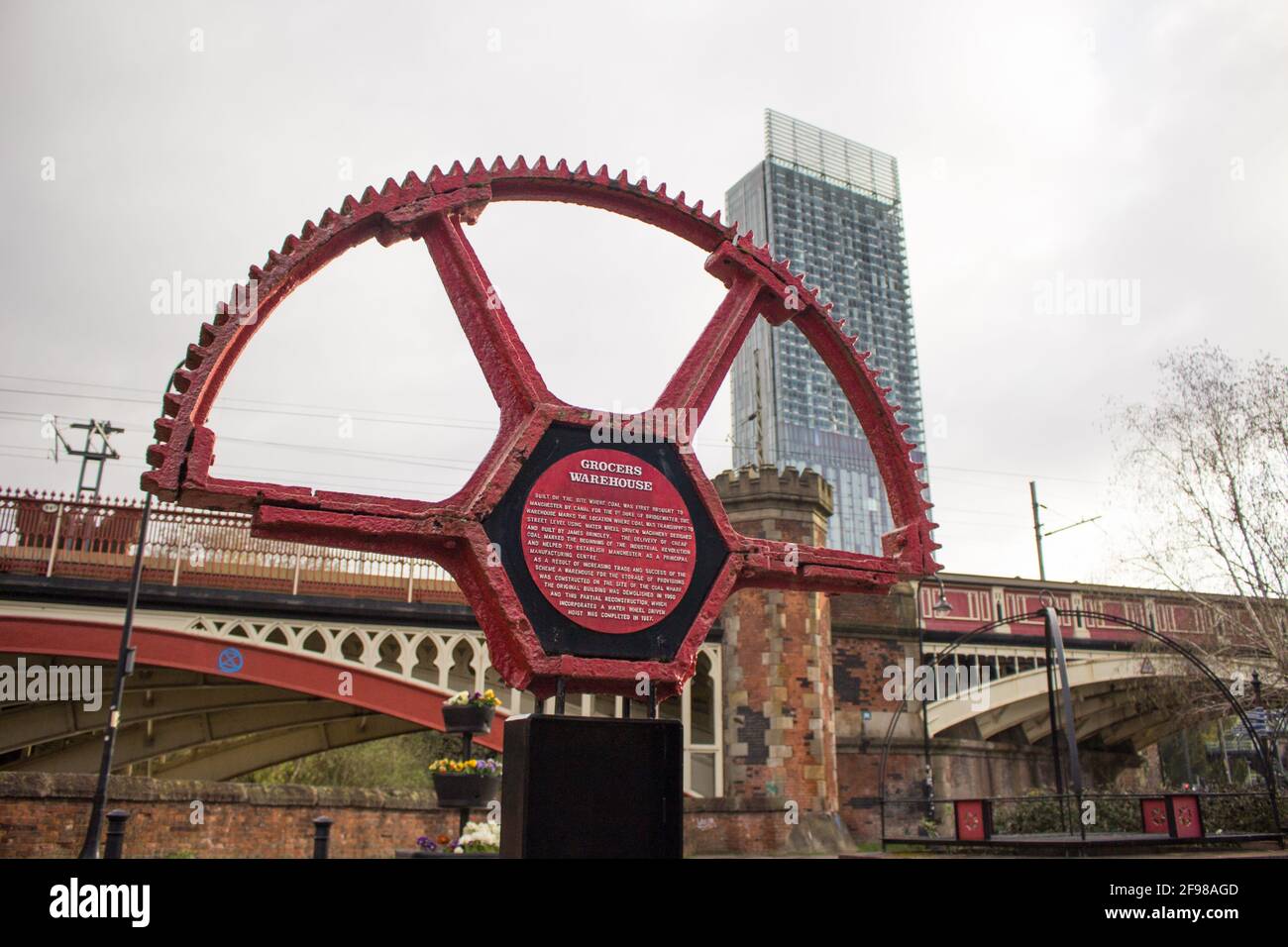 Grocers’ Warehouse Memorial Bridgewater Tunnel in the Bridgewater Canal ...