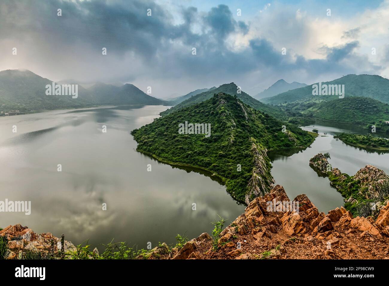 Mesmerizing view of the beautiful landscape of Badi lake Udaipur ...