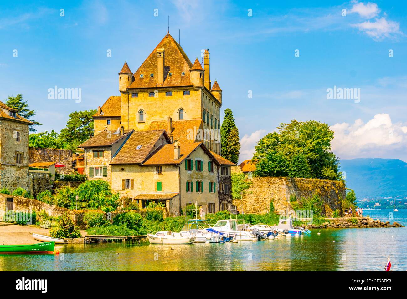 Lakeside view of Castle in French city Yvoire Stock Photo - Alamy