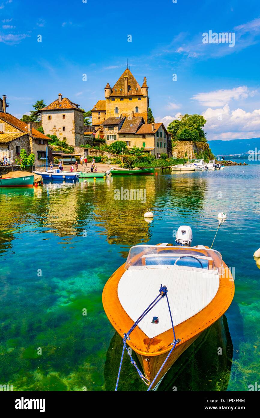 Lakeside view of Castle in French city Yvoire Stock Photo - Alamy