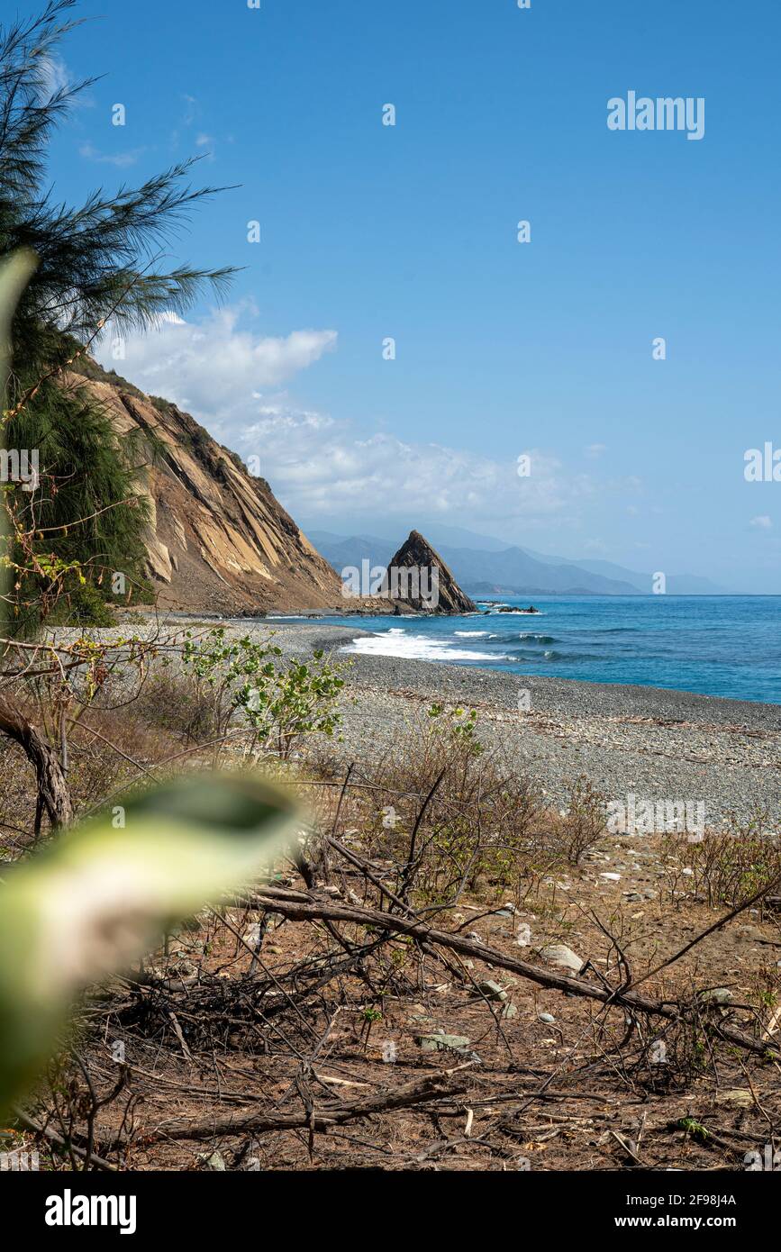 Beach between Pilon and La Mula at the foot of the Sierra Maestra ...