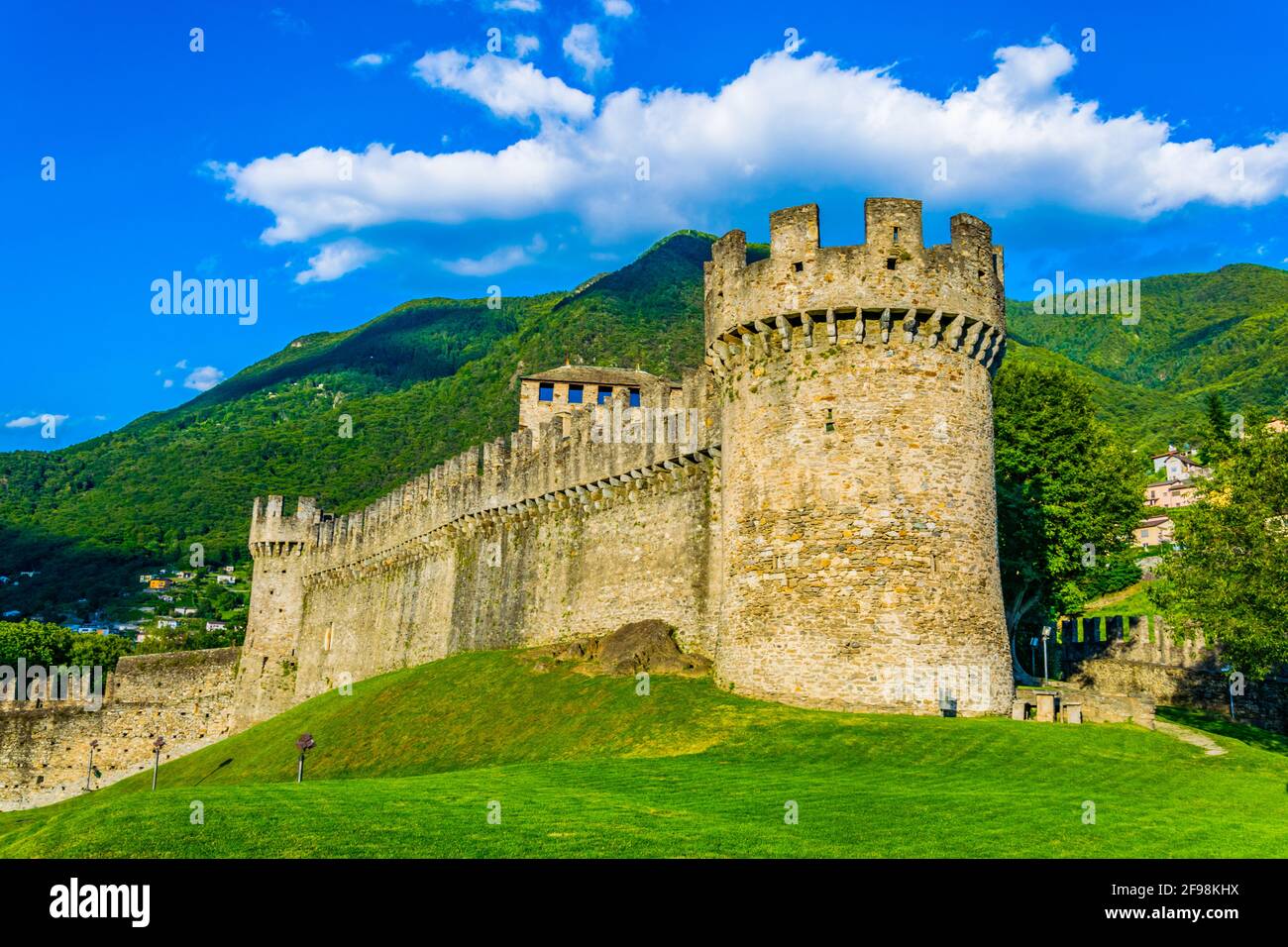 Montebello castle in Bellinzona Stock Photo - Alamy