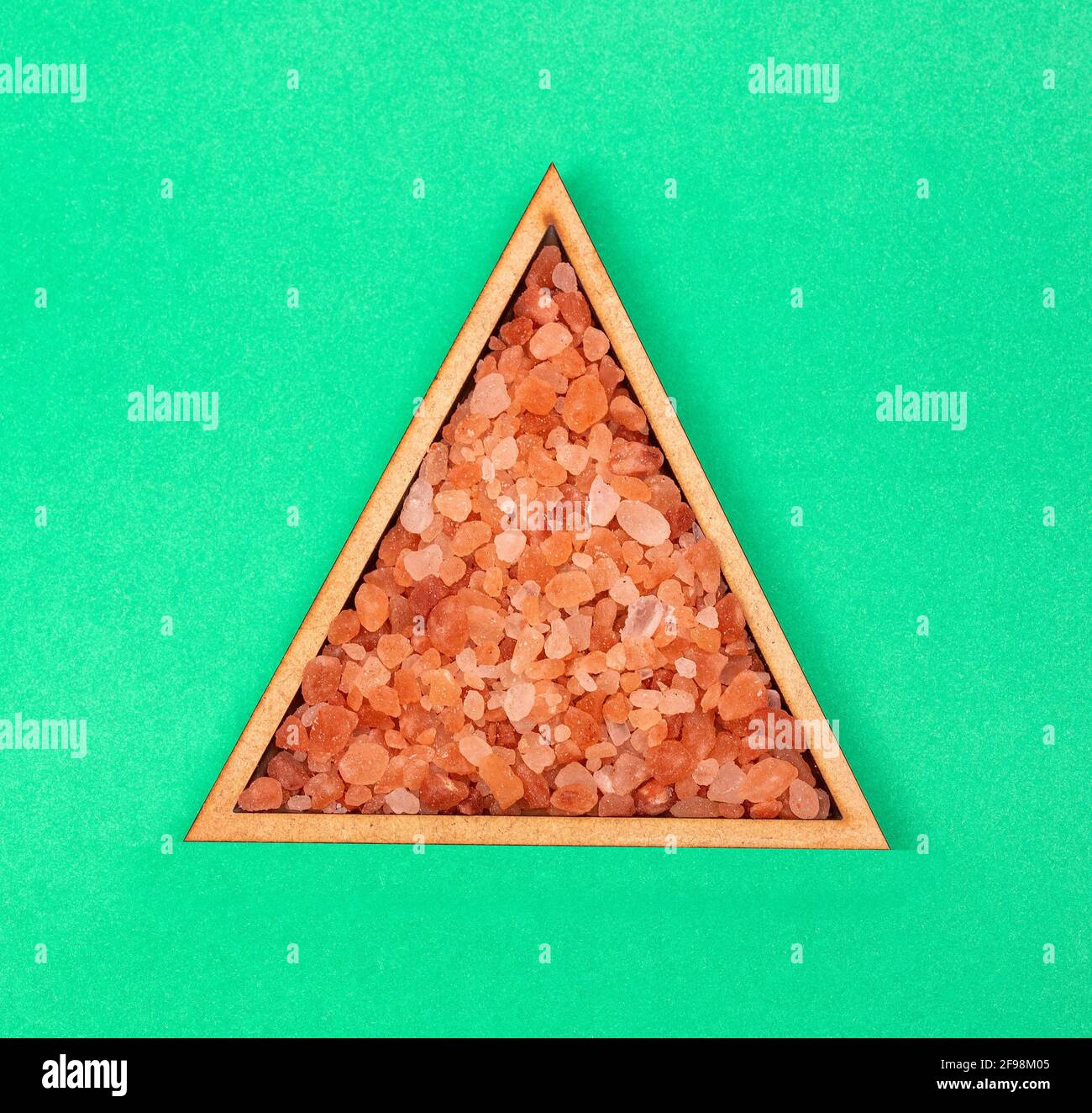Fine grained Himalayan pink salt in the triangular bowl - Green ...
