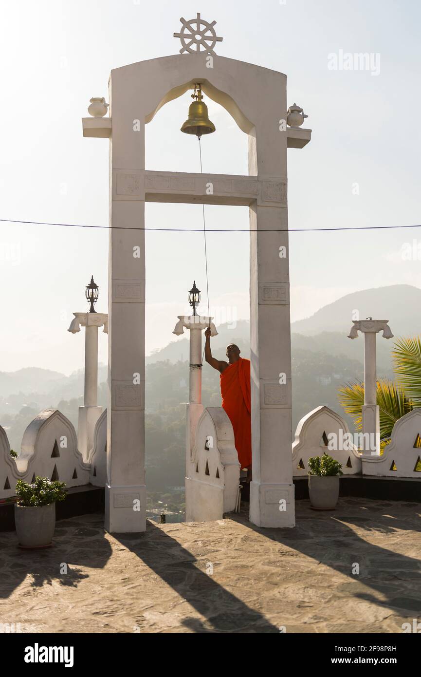 Sri Lanka, Kandy, temple Asgiriya Maha Viharaya, bell, monk Stock Photo ...