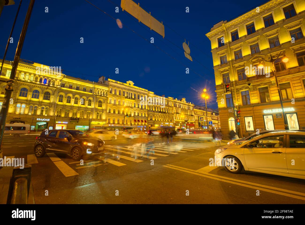 Busy street of St Petersburg at Dusk Taken@StPetersburg, Moscow, Russia ...