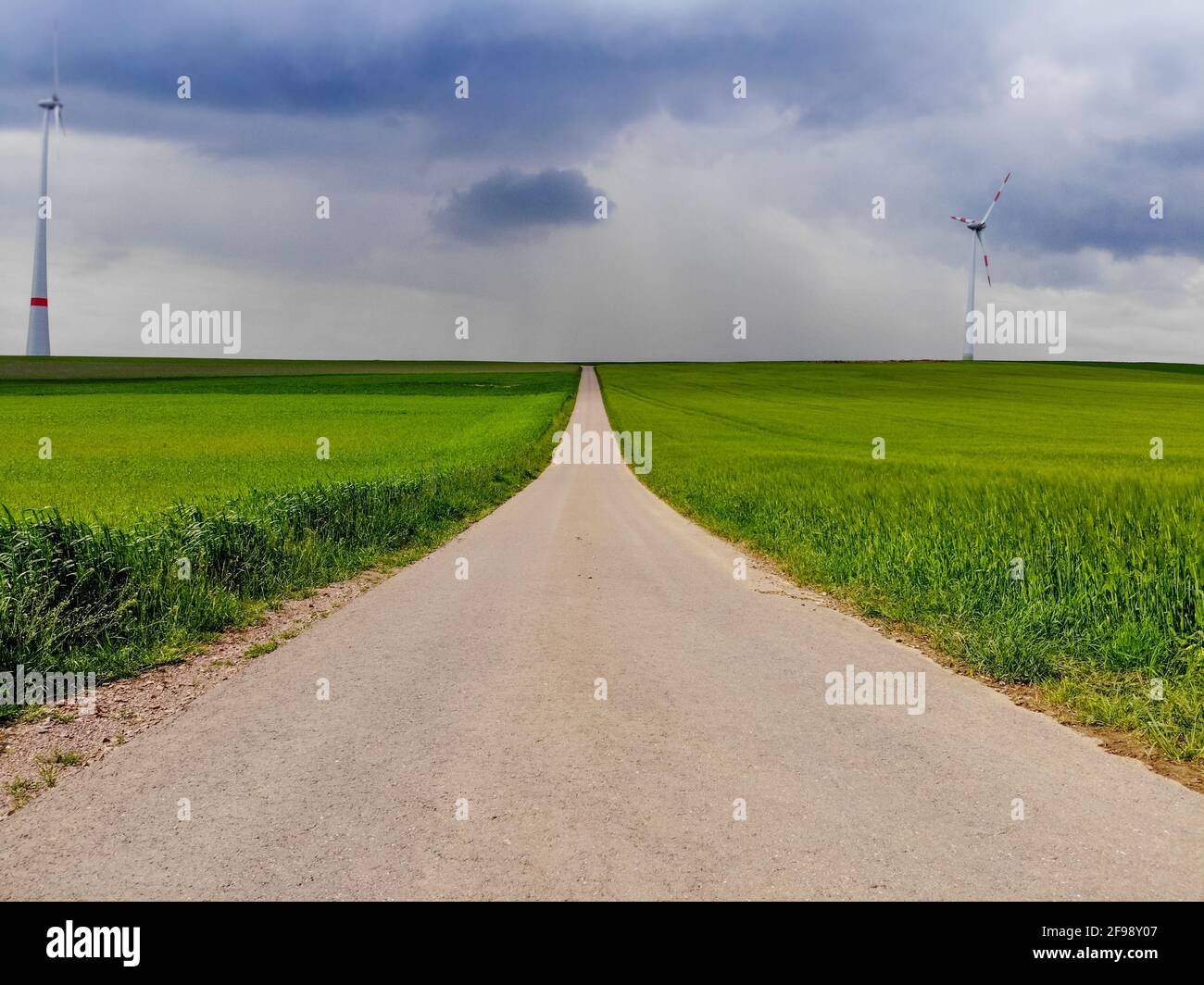 Green endless hi-res stock photography and images - Alamy