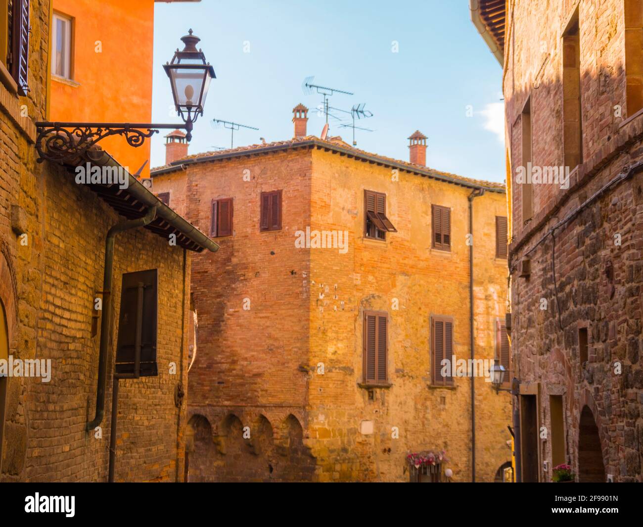 Amazing Tuscany - Italian style stone buildings Stock Photo - Alamy