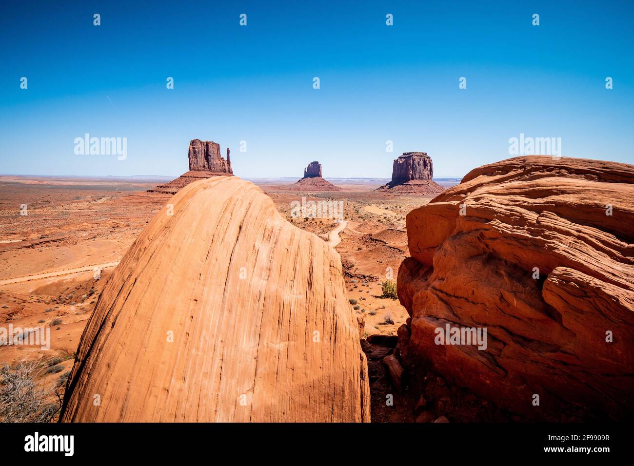 Oljato monument hi-res stock photography and images - Alamy