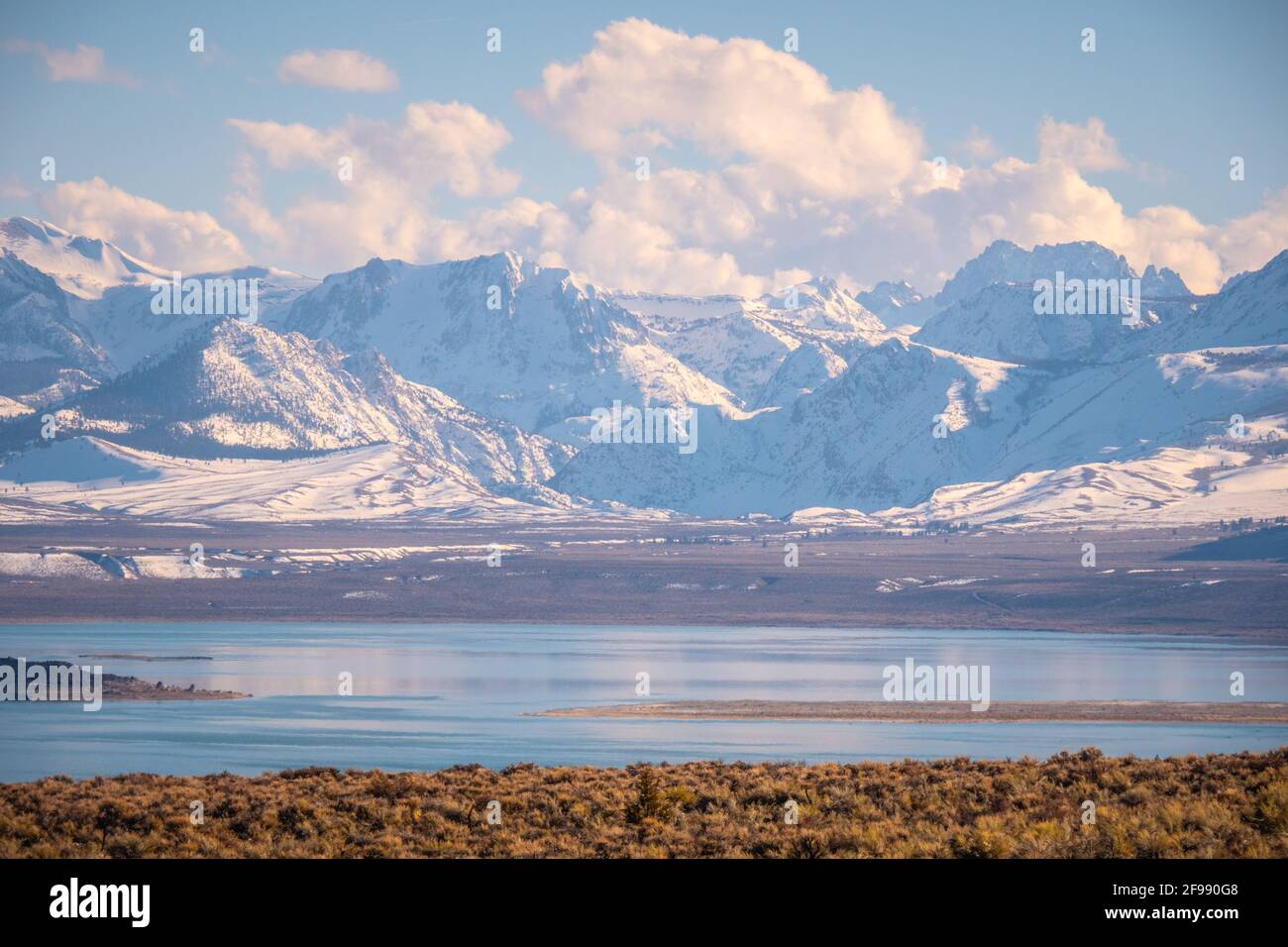 Mono lake aerial hi-res stock photography and images - Alamy