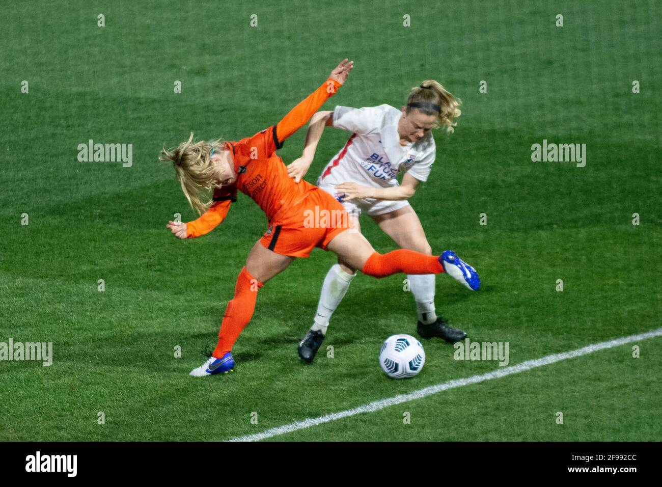 Kristen mcnabb 14 hi-res stock photography and images - Alamy