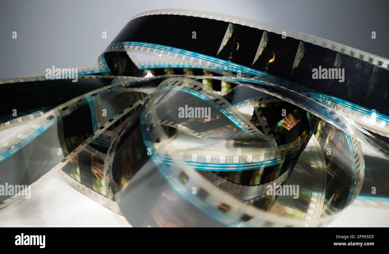 35mm film strip hi-res stock photography and images - Alamy