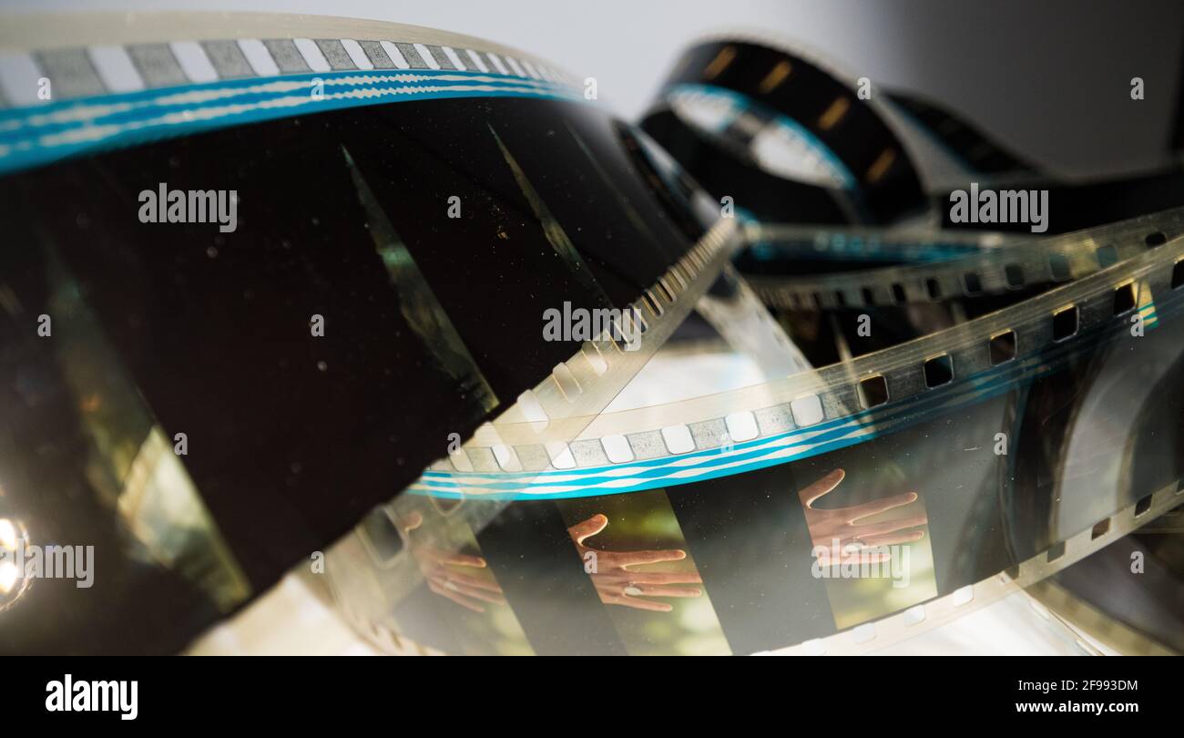 35mm film strip hi-res stock photography and images - Alamy