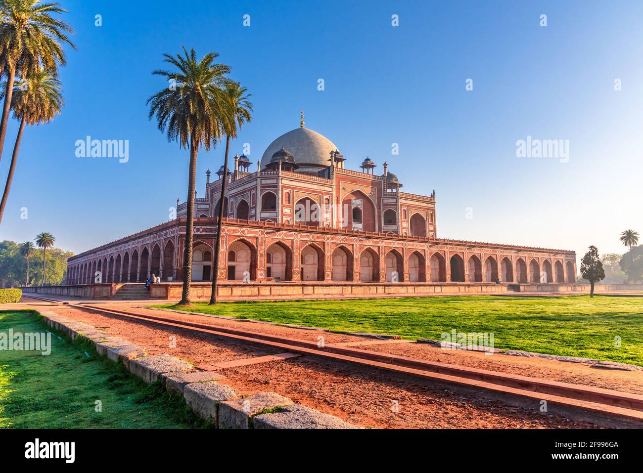 Humayun's tomb of Mughal Emperor Humayun designed by Persian architect ...