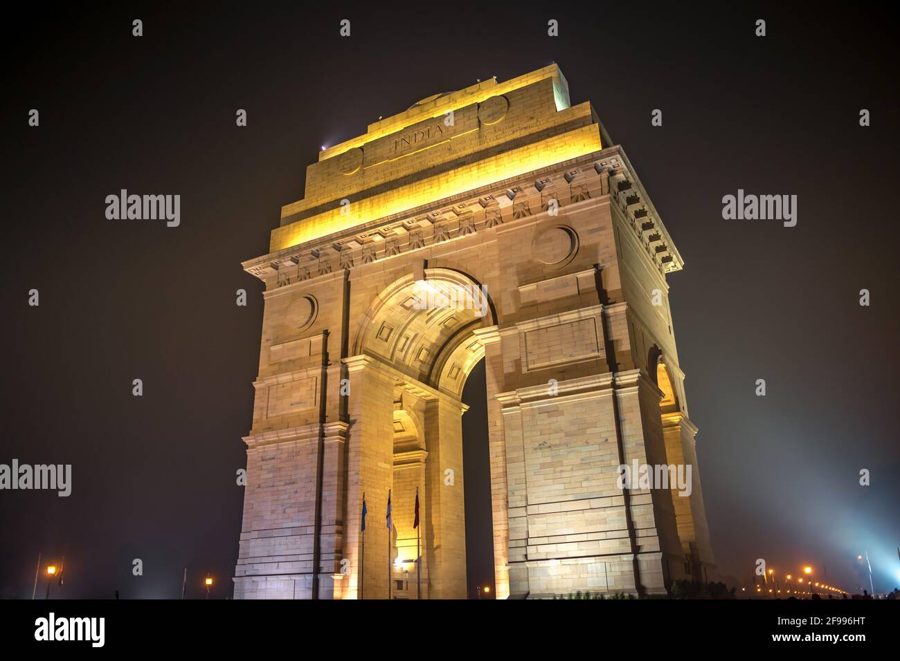 India gate at night new delhi hi-res stock photography and images - Alamy