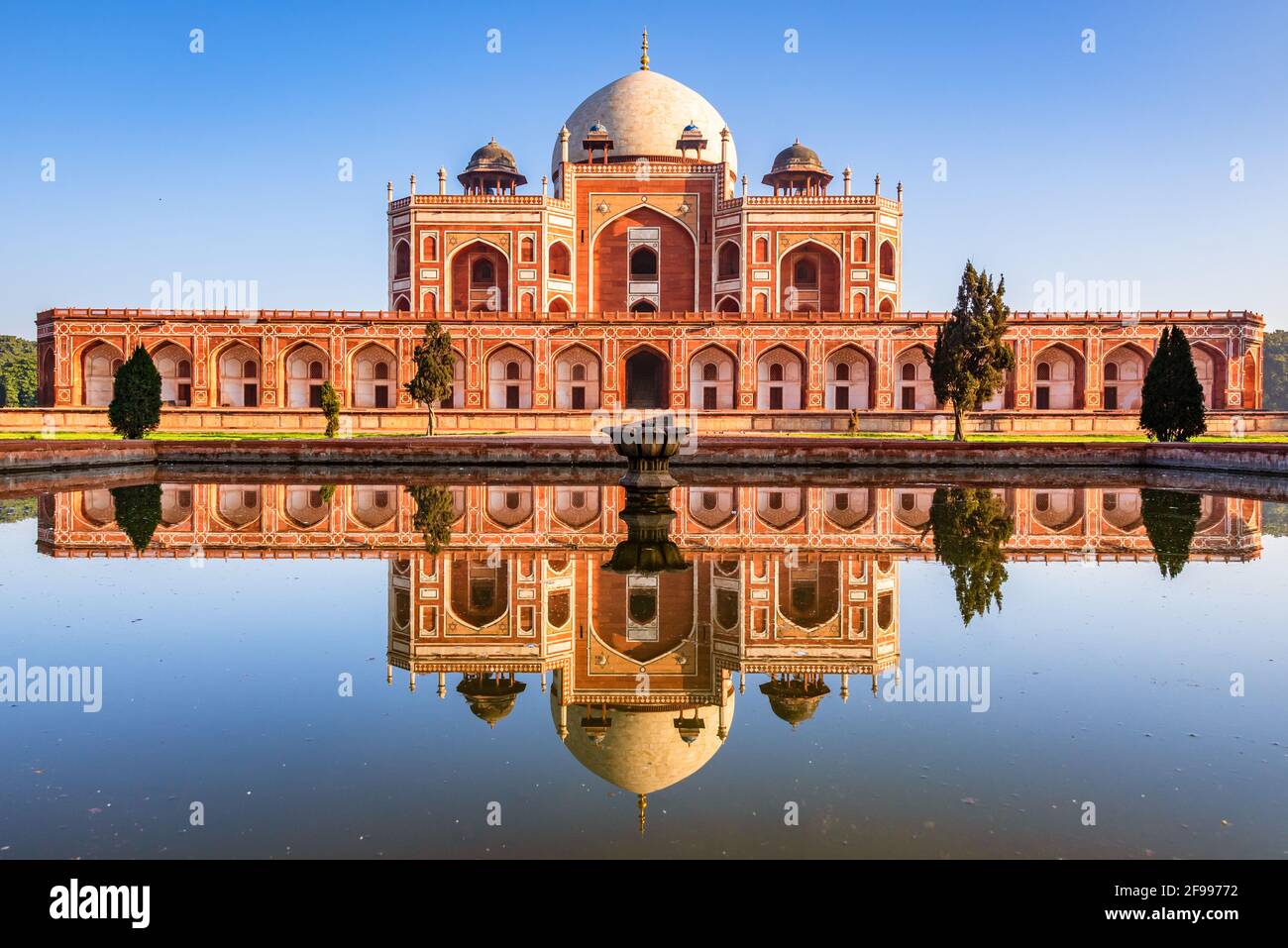 Humayun's tomb of Mughal Emperor Humayun designed by Persian architect ...