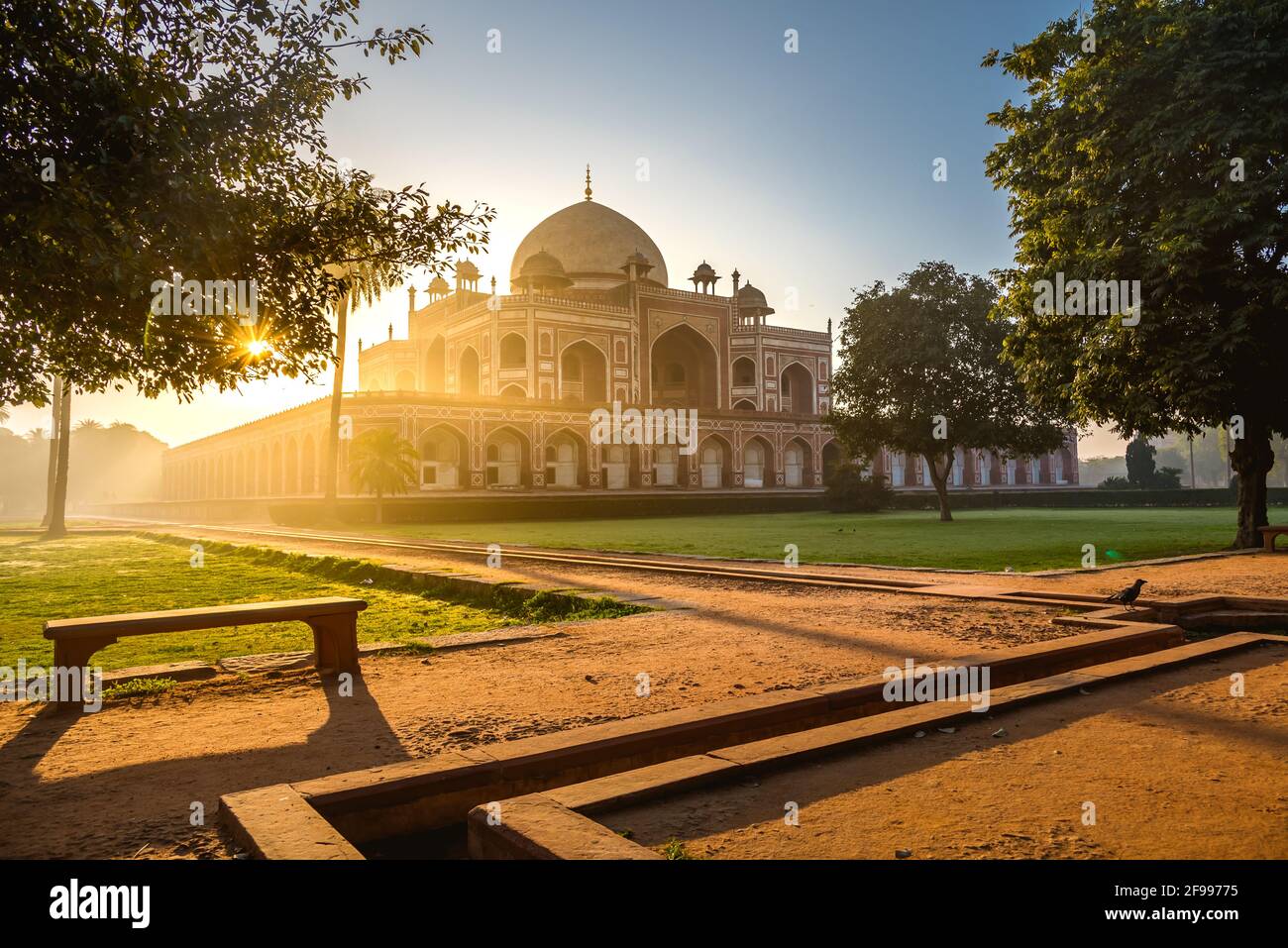 Humayun's tomb of Mughal Emperor Humayun designed by Persian architect ...