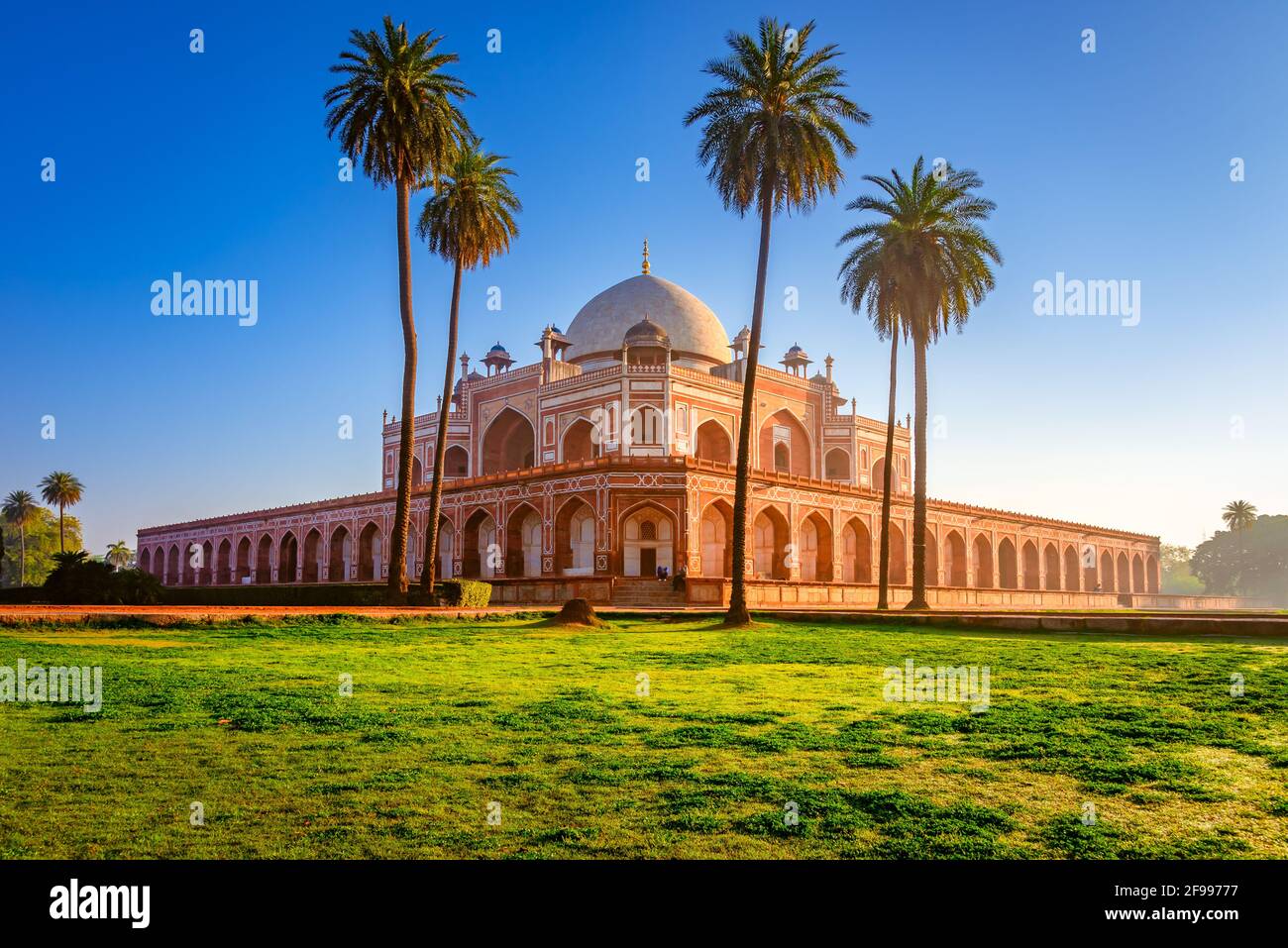 Humayun's tomb of Mughal Emperor Humayun designed by Persian architect ...