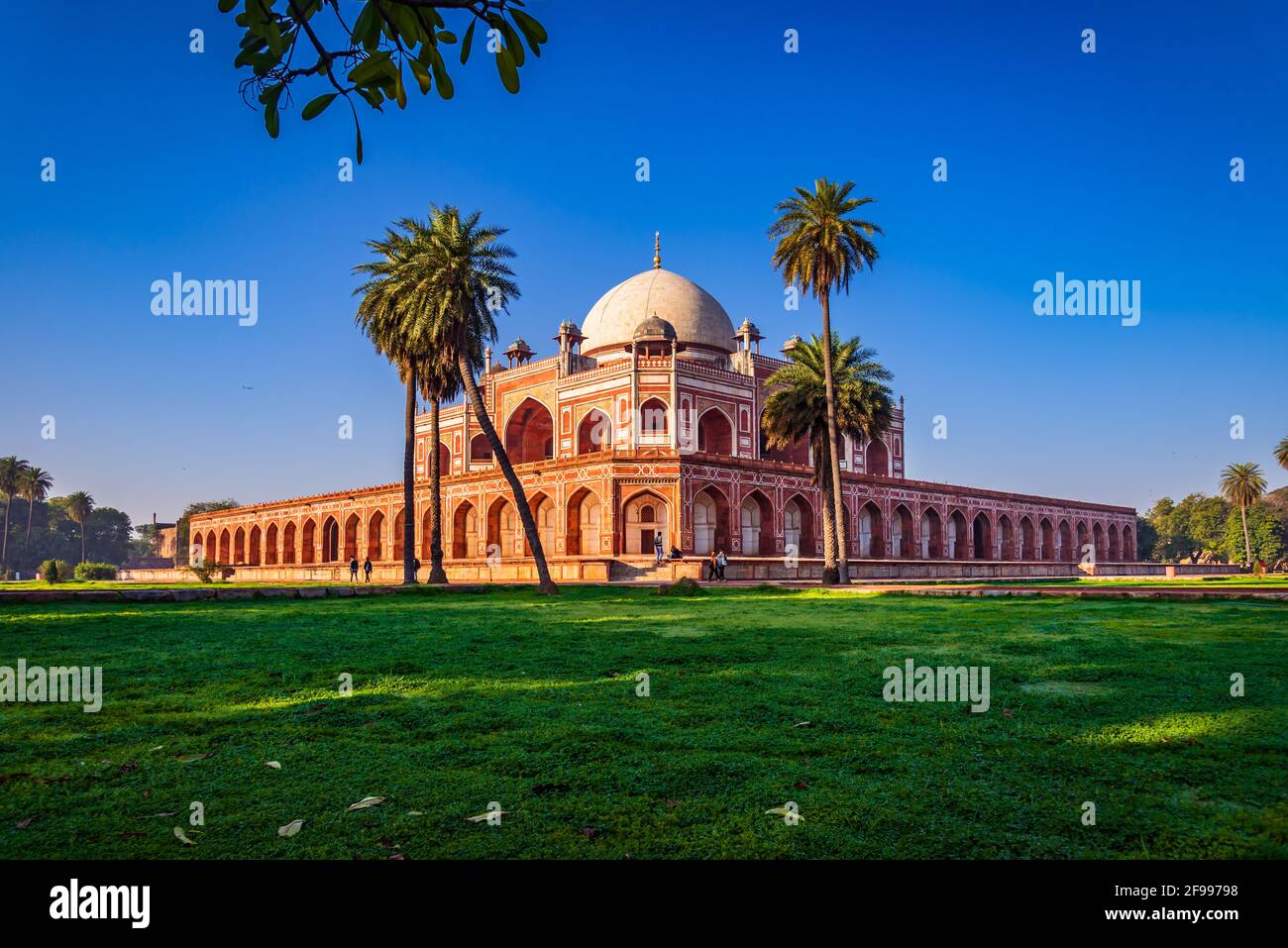 Humayun's tomb of Mughal Emperor Humayun designed by Persian architect ...