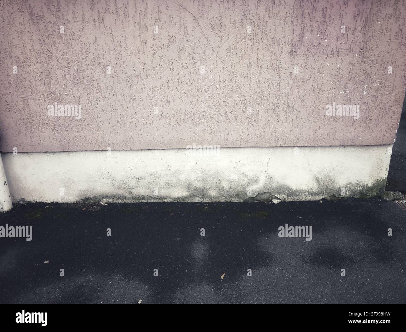 Dirty and wet house facade Stock Photo - Alamy