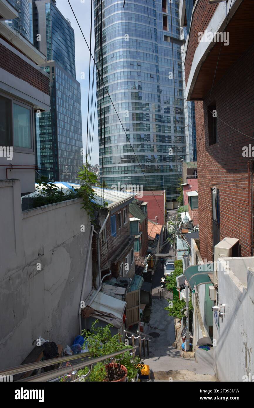 Typical Korean street on the walk between Seoul train station and ...