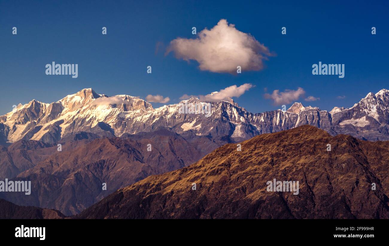 Panoramic view Himalayan mountains view from Chandrashila summit ...