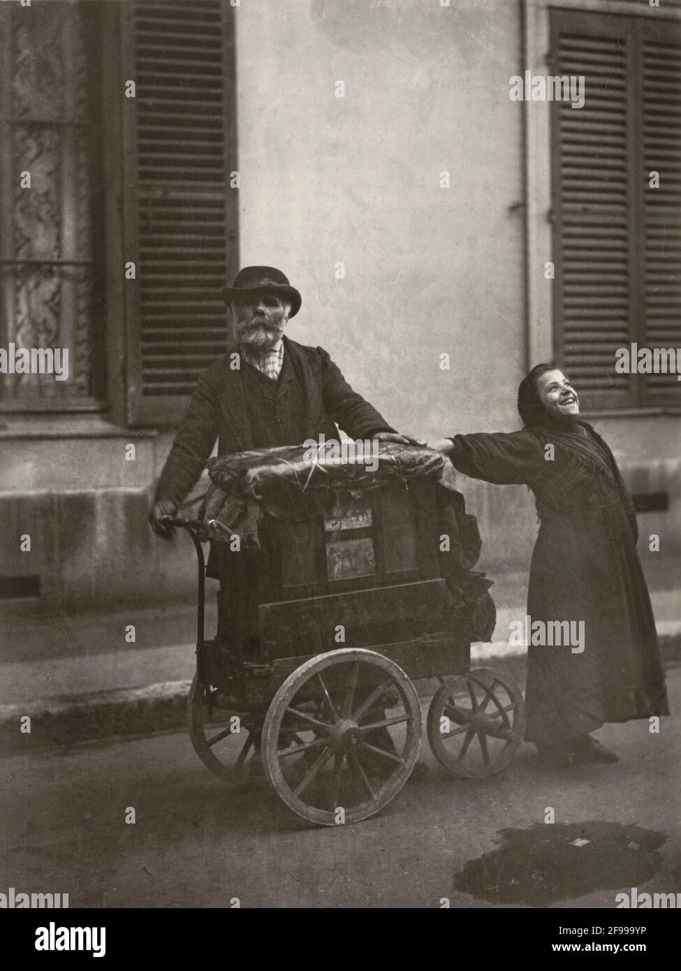 Street victorian musicians hi-res stock photography and images - Alamy