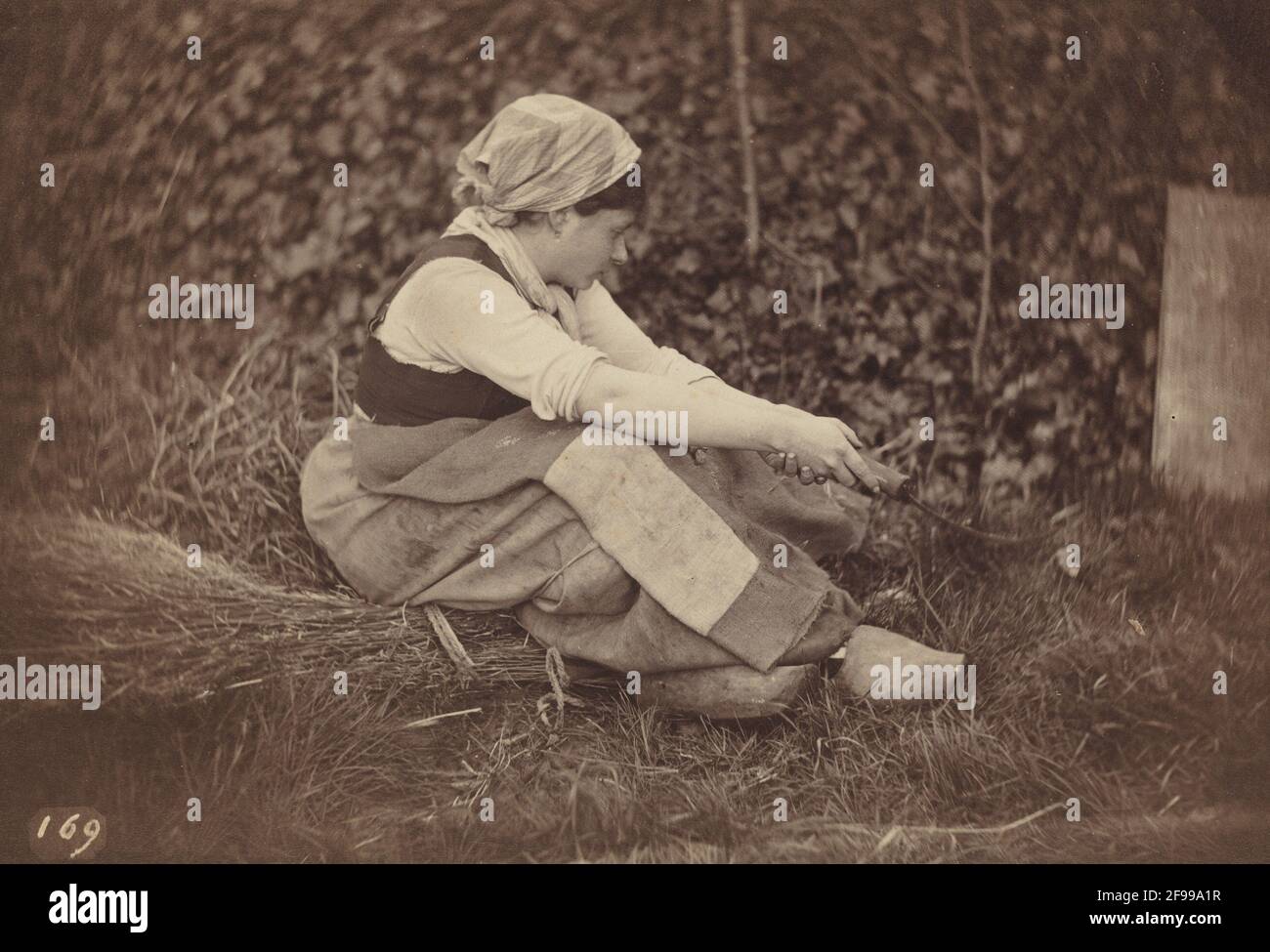 French peasant woman 19th century hi-res stock photography and images ...
