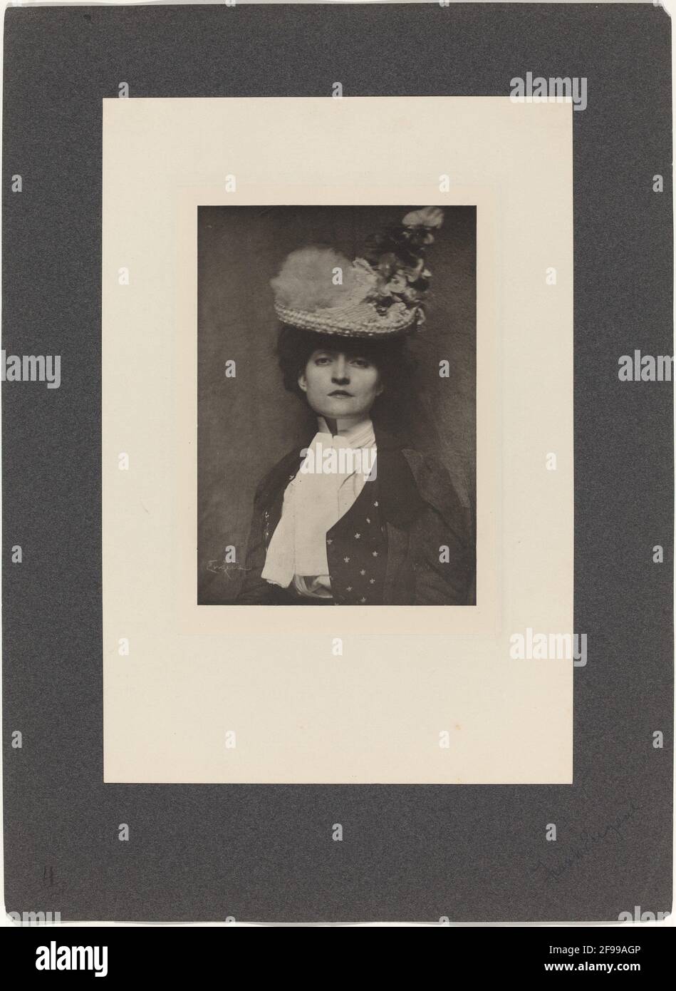 Miss jones hi-res stock photography and images - Alamy