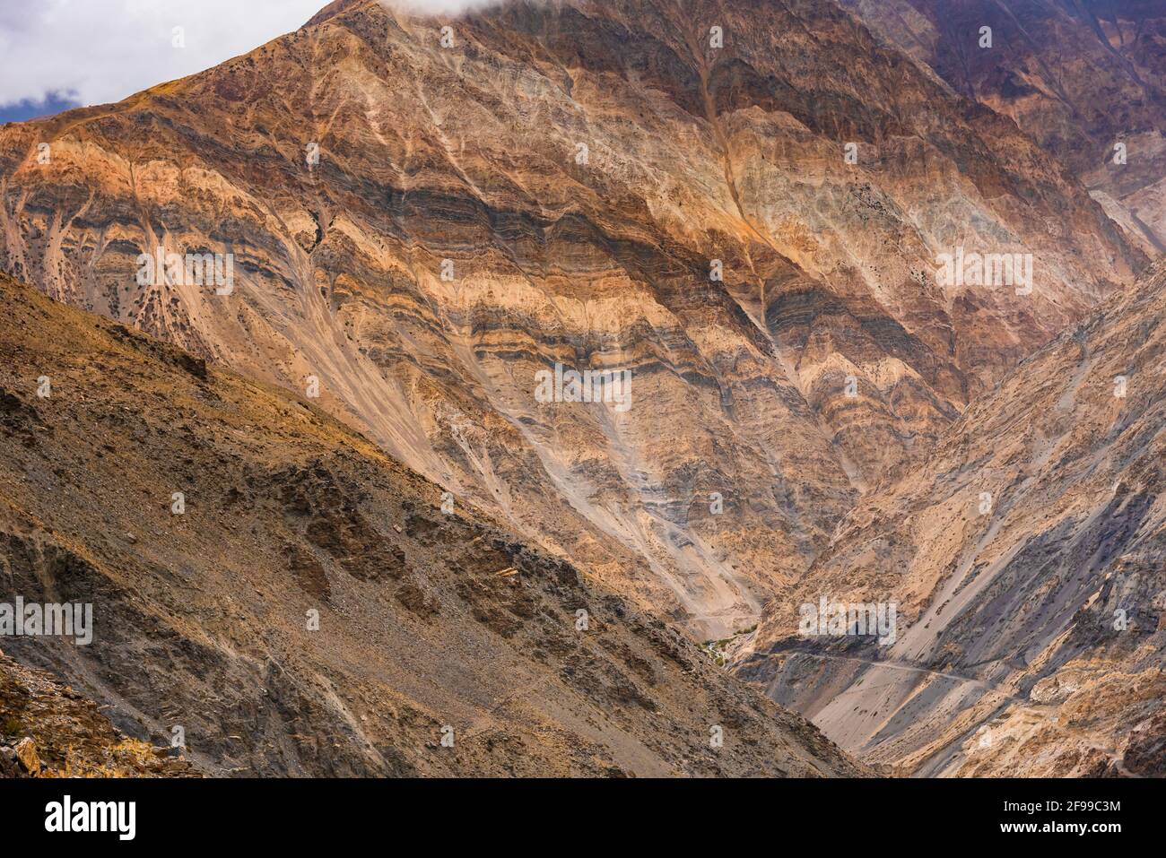 Homogeneous sedimentary rock hi-res stock photography and images - Alamy