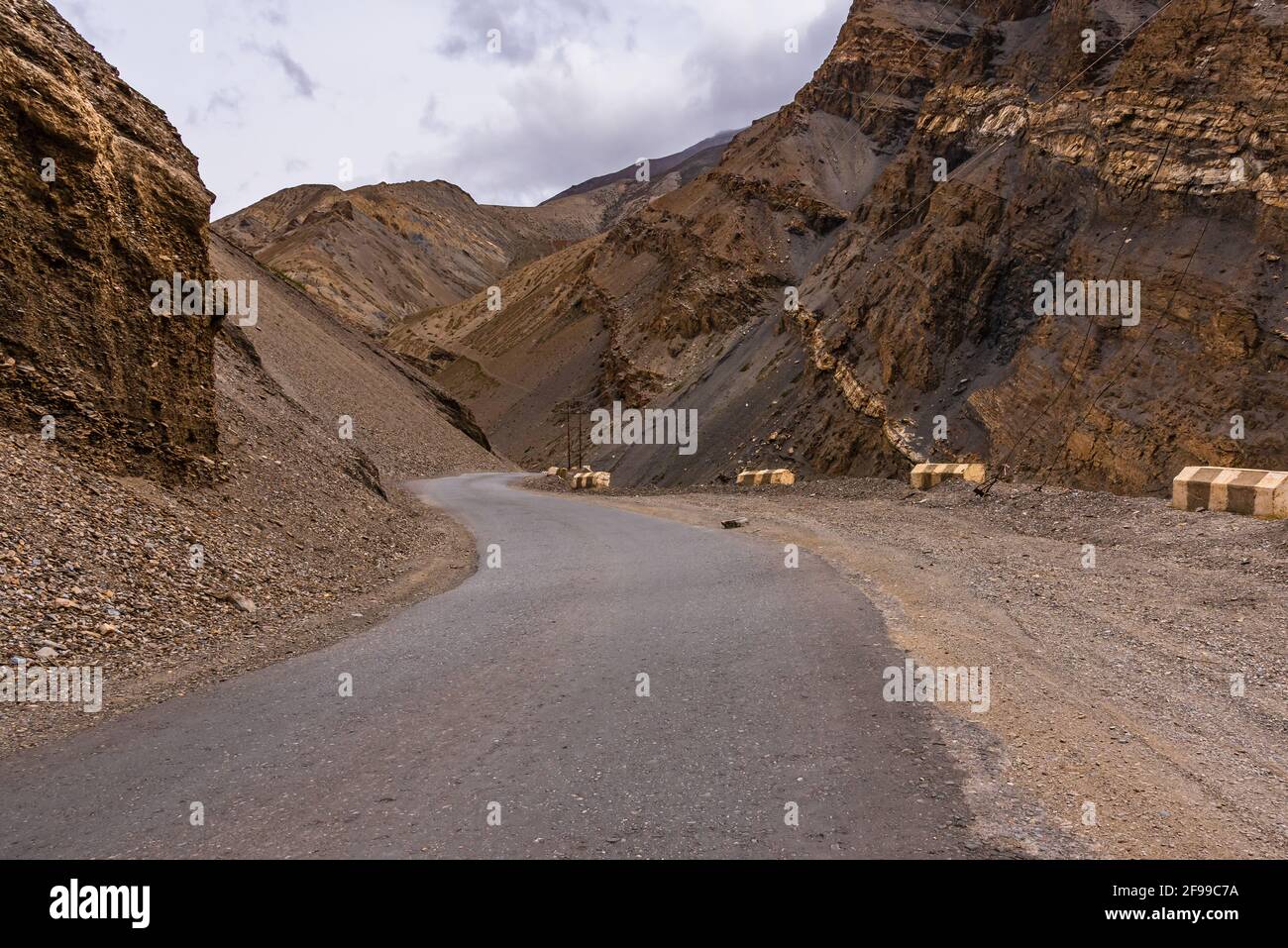 View from hilly mountain road Hindustan Tibet Road connecting Kaza city ...
