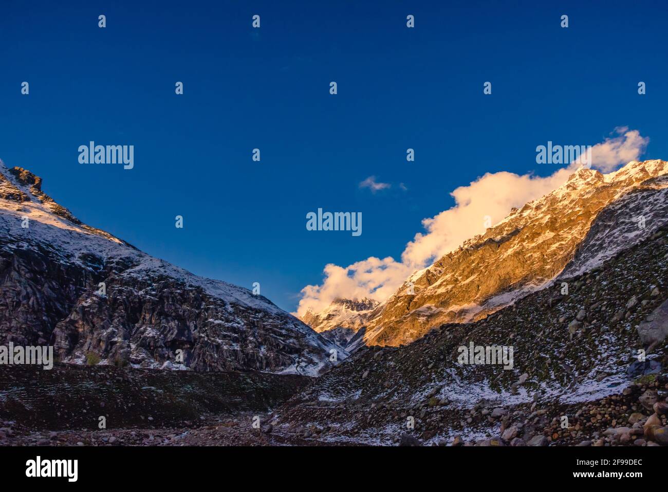 Chandrataal ladakh hi-res stock photography and images - Alamy