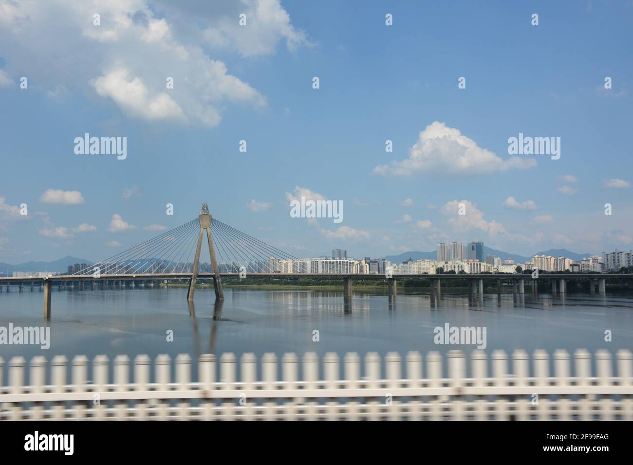View of the Grand Olympic Bridge over the Han River, seen from the ...