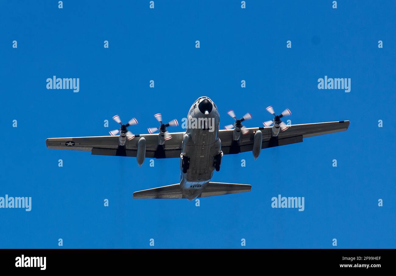 Lockheed c 130 hercules coast guard hi-res stock photography and images ...
