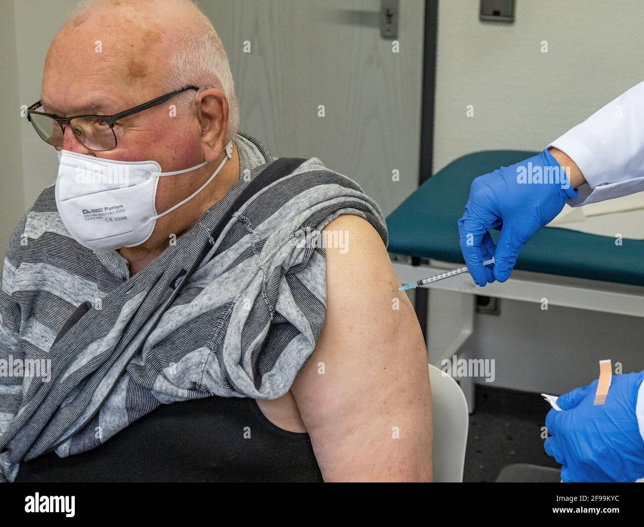 Covid 19 vaccination at the roth vaccination center hi-res stock ...