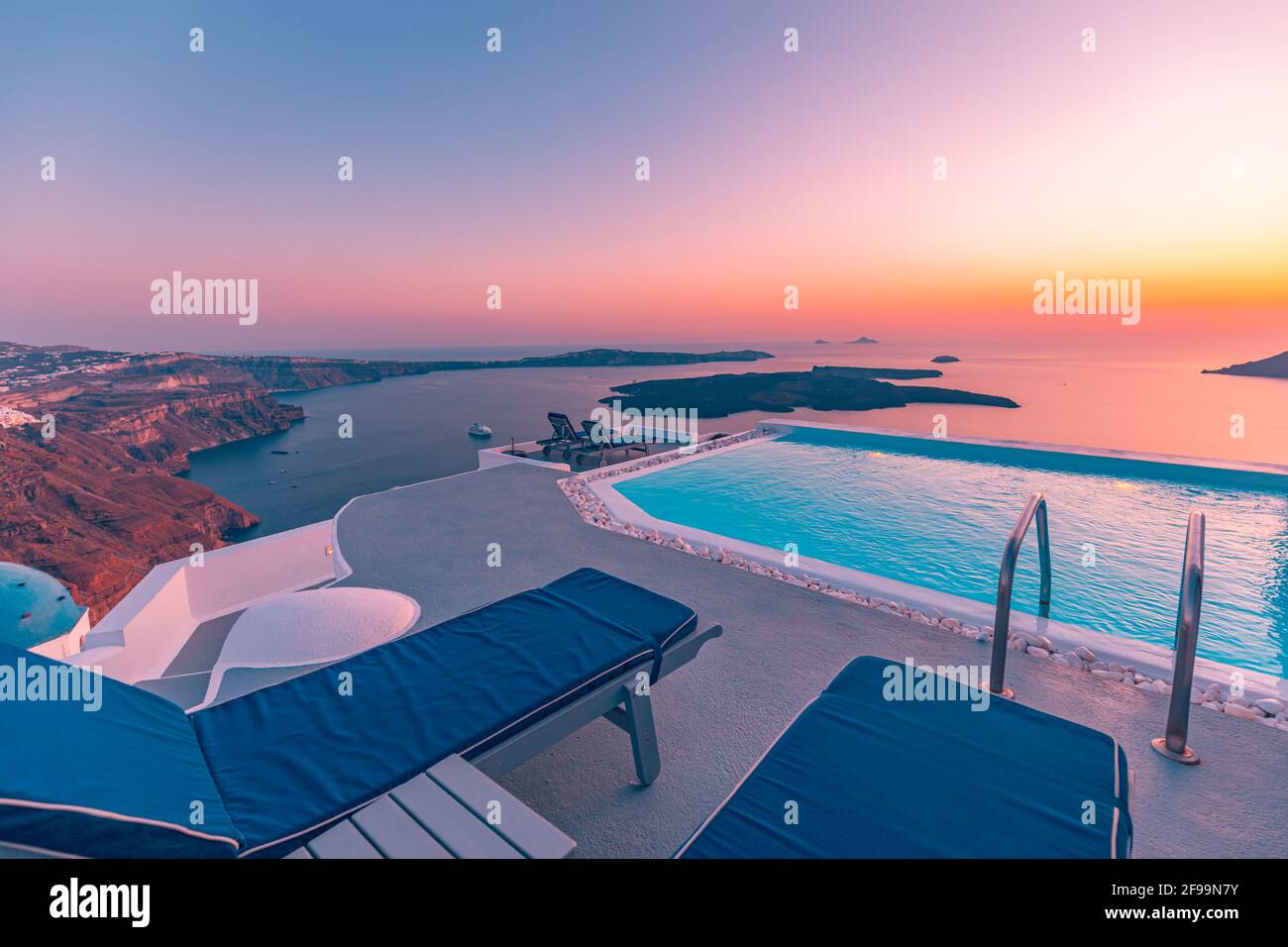Poolside rooftop hi-res stock photography and images - Alamy