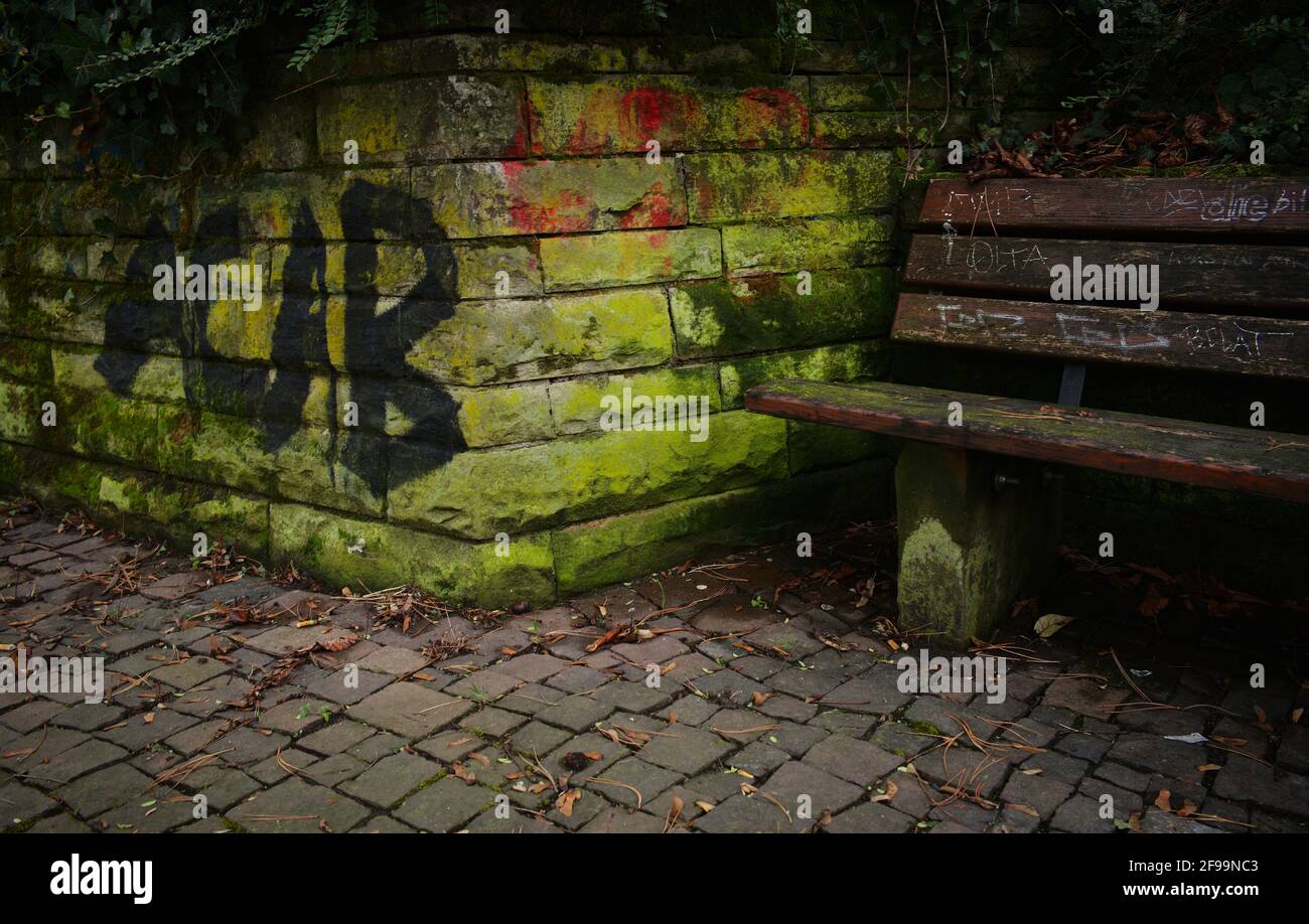 Graffiti bench hi-res stock photography and images - Alamy