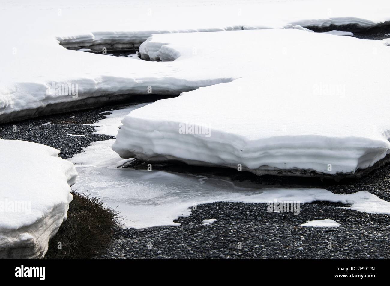 Pebbles in stream hi-res stock photography and images - Alamy
