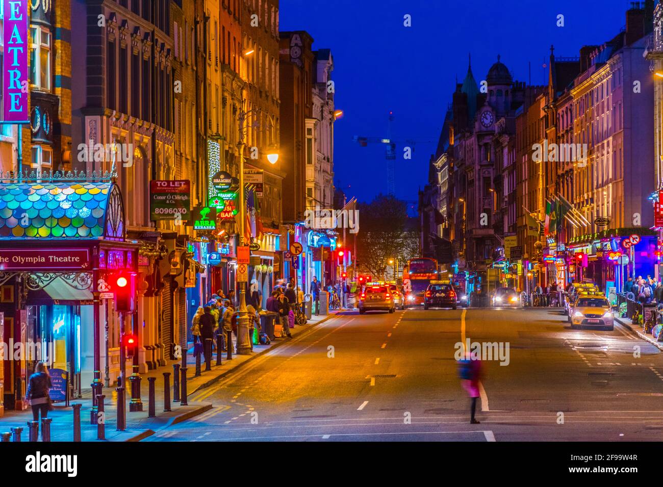 Abbey street dublin night hi-res stock photography and images - Alamy