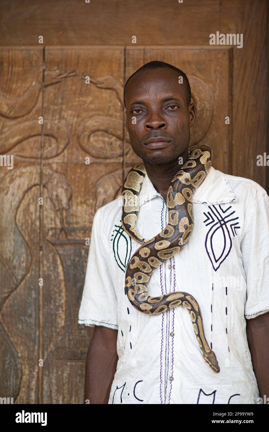 Benin temple snake ouidah hi-res stock photography and images - Alamy
