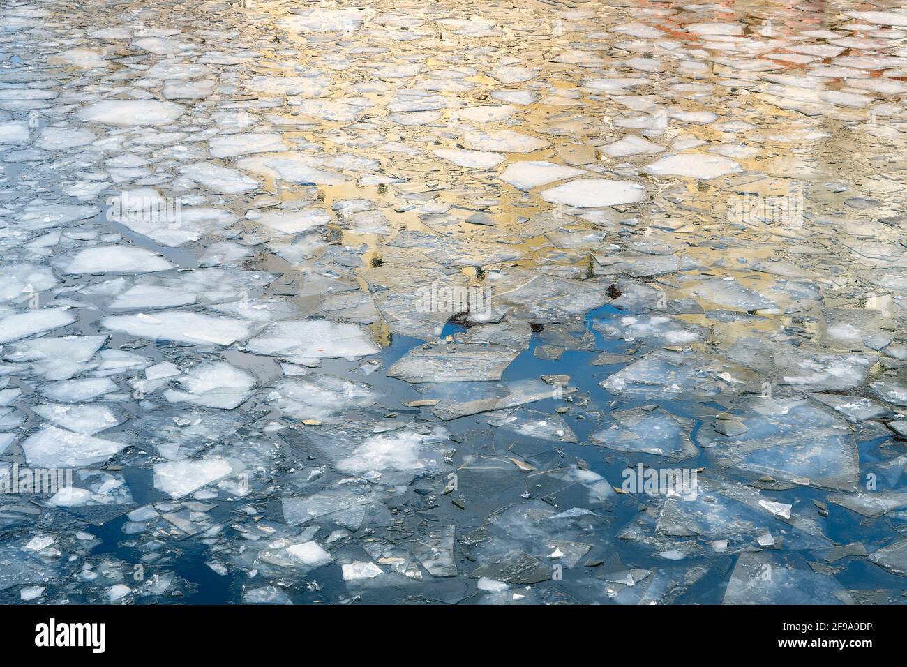 Berlin, Spree with ice drift, structure Stock Photo - Alamy