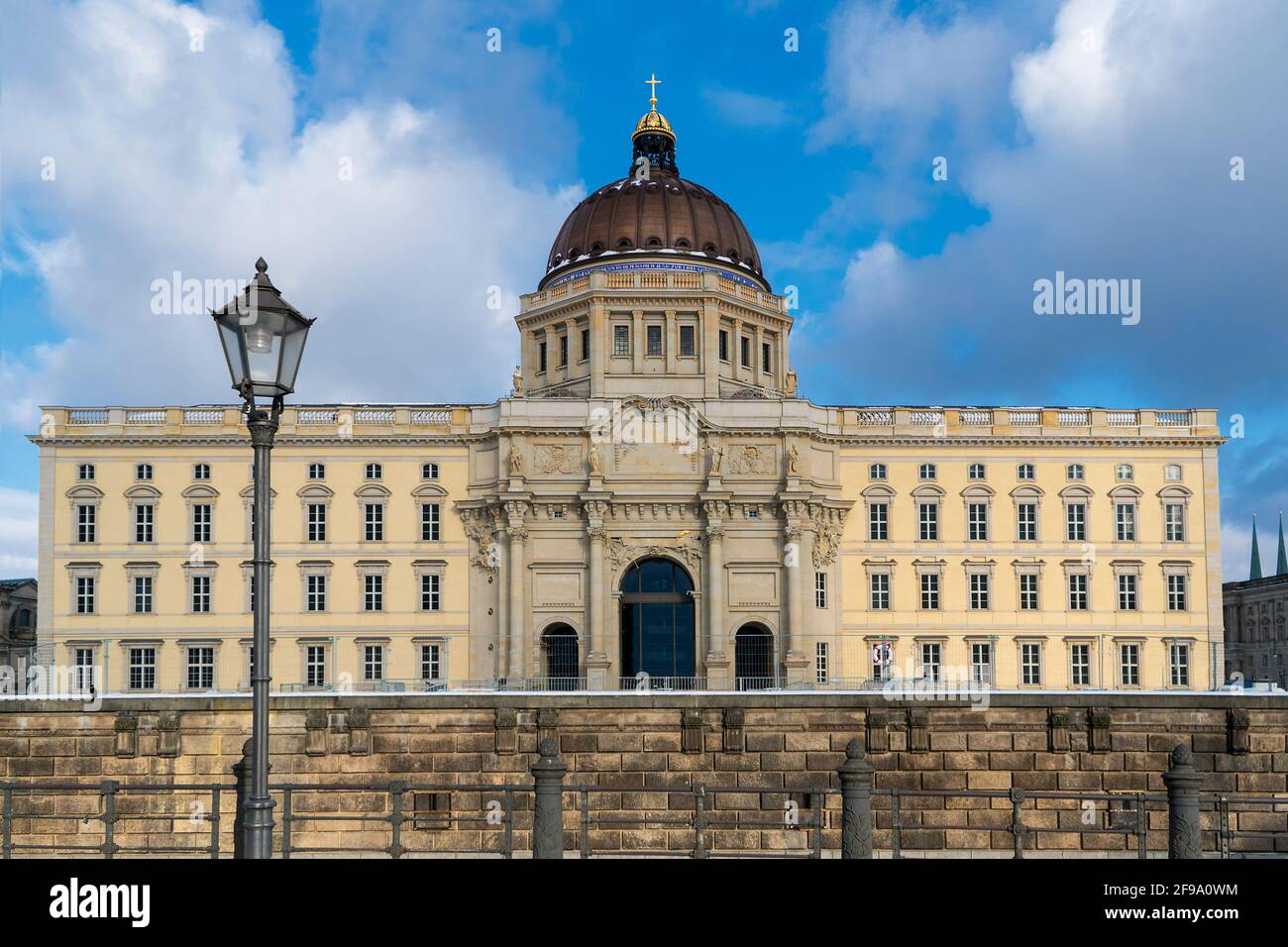 Berlin, historical center, Berlin City Palace, main facade and dome ...