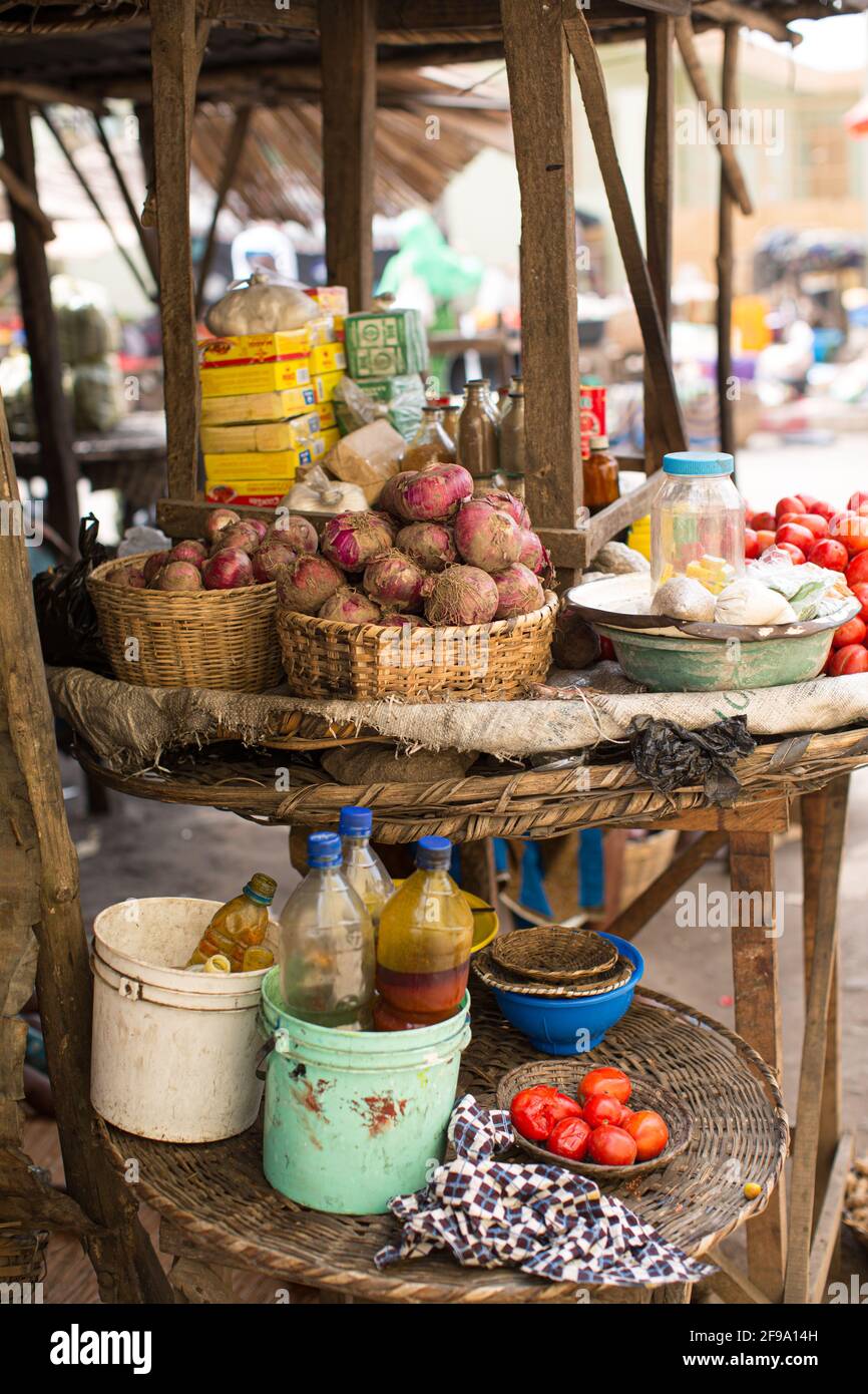 Benin city market hi-res stock photography and images - Alamy